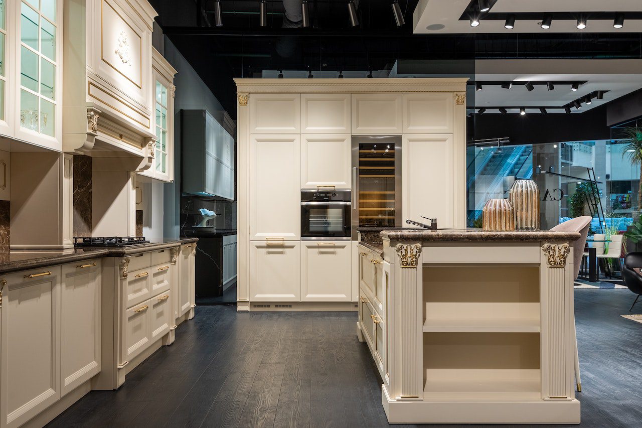Stunning Italian Kitchen Showroom Designs That Will Inspire Your Renovation